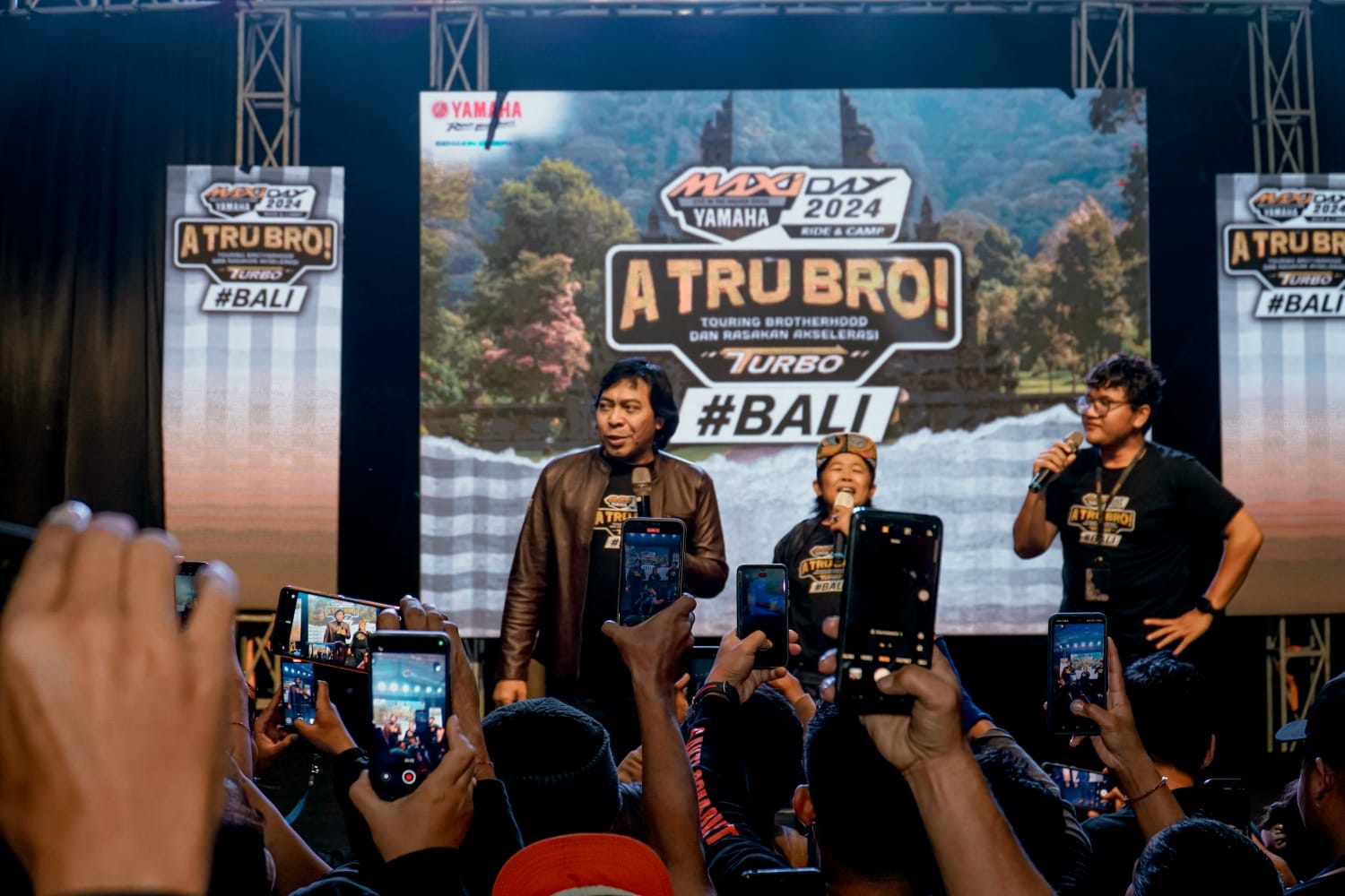 MAXi Yamaha Day Menutup Kemeriahannya Bersama Komeng & Adul di Bali