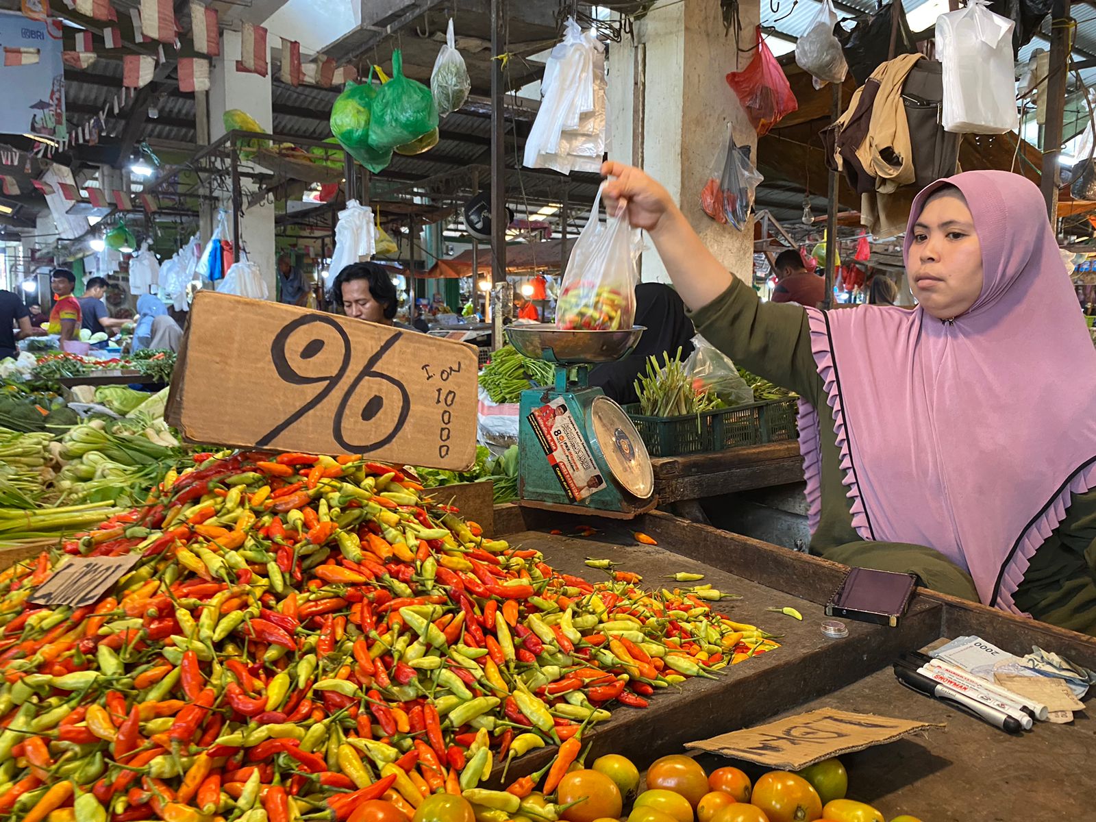 Harga Cabai di Pasar Flamboyan Tembus Rp 100 Ribu Per Kg Jelang Ramadhan